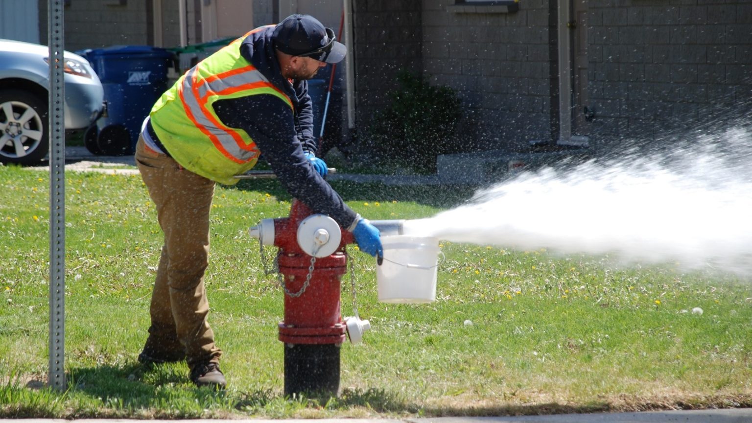 Unidirectional flushing (UDF) improves water quality and pipe capacity ...